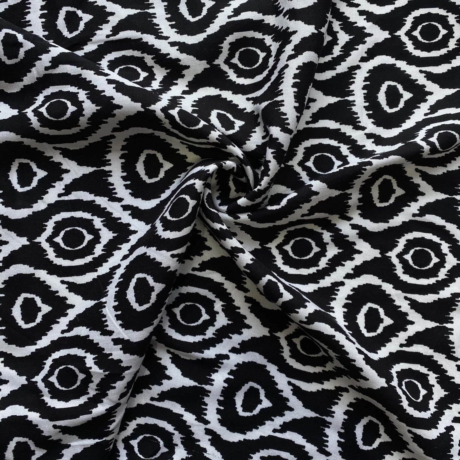 Etnik Desenli Pamuk Viskon Kumaş 588 - Yeşim Kumaş